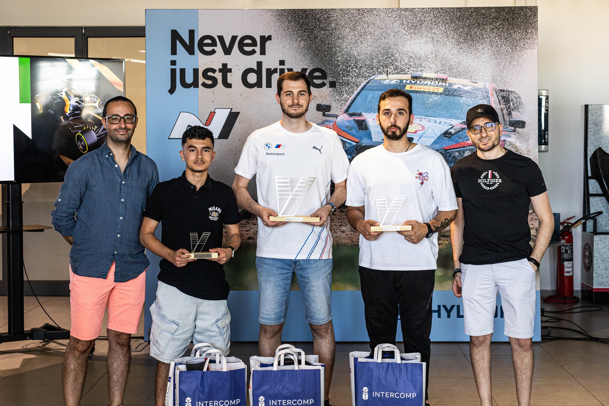 Intercomp Announce Launch of VMD Simsport Racing Team